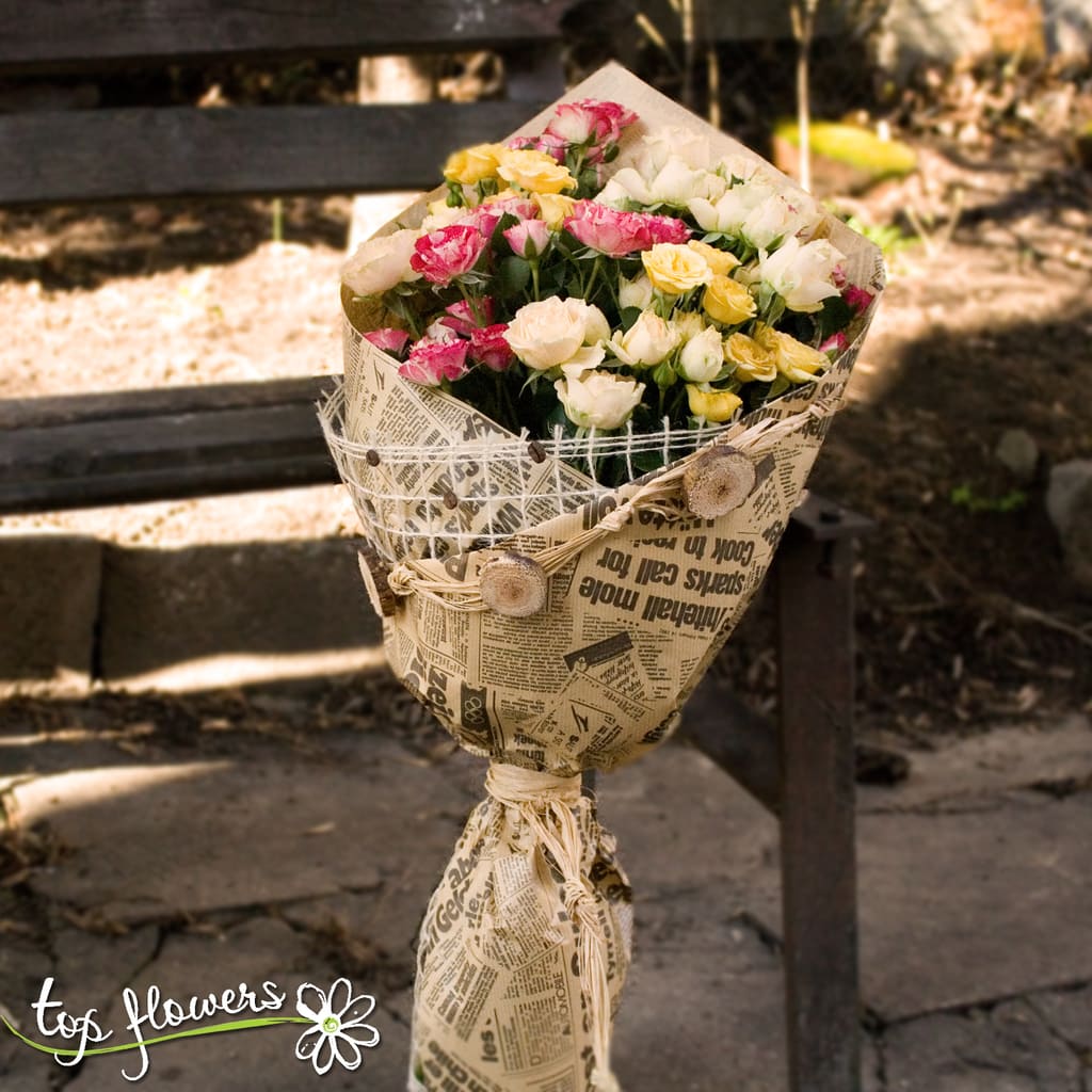 Bouquet of 11 colorful mini roses! Express Top-Folwers Delivery